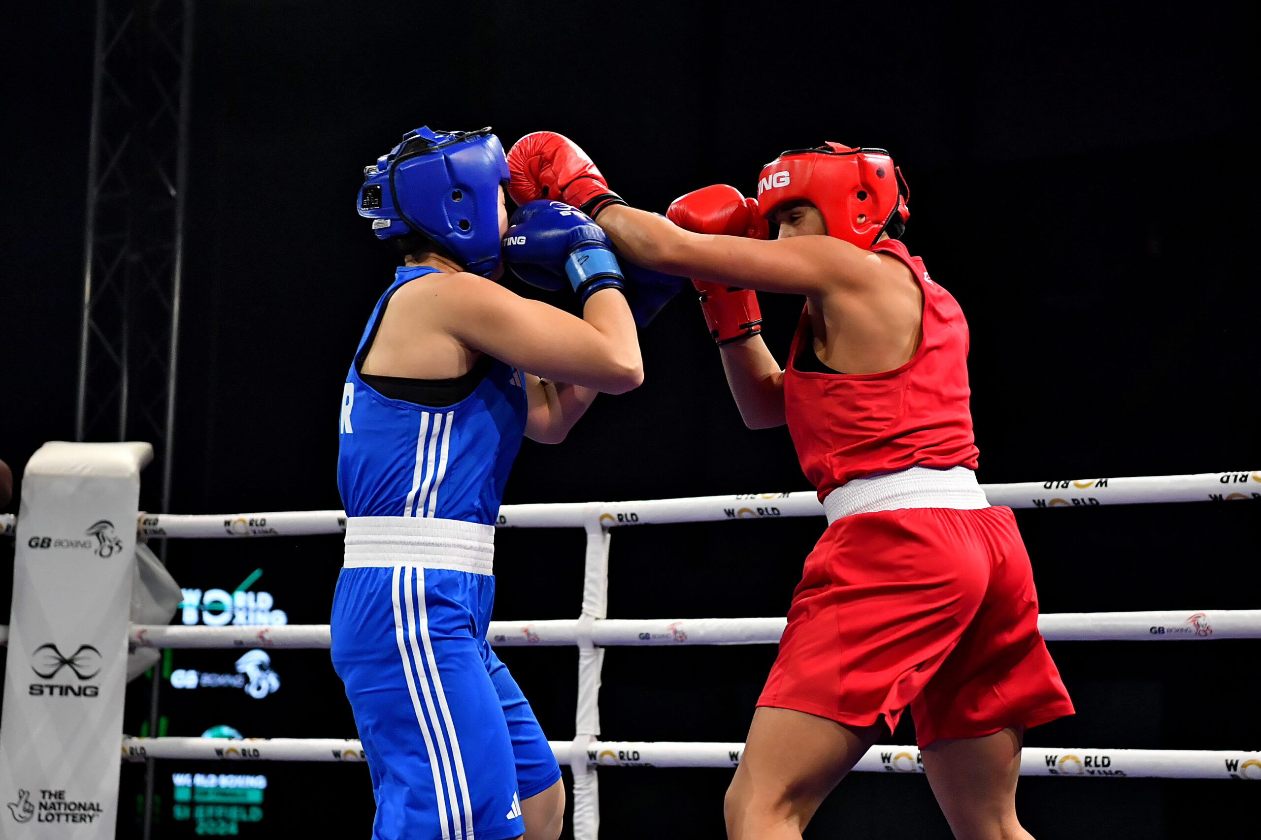 Home nation leads the way as England goes into the final day of the ...